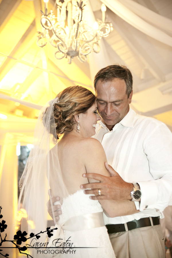 Shannon & Luke at Atlantis: Nassau, Paradise Island Bahamas Wedding ...